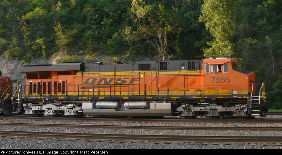 BNSF 7555